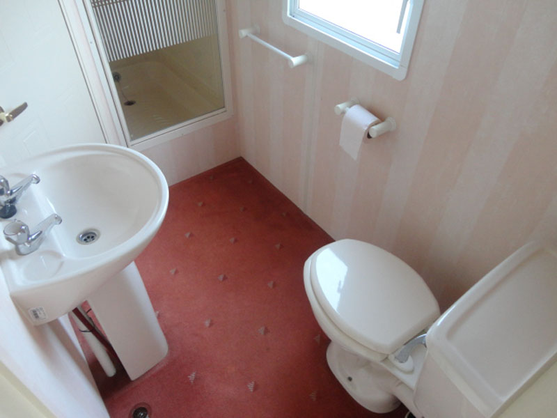 florida shower room - The Meadow, Holywell Holiday Park